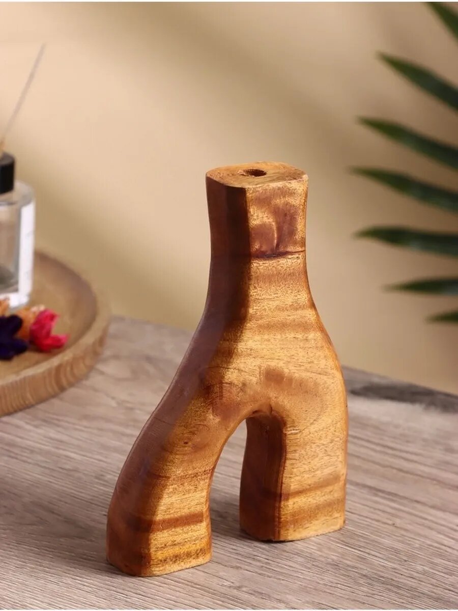 Стильная деревянная ваза для декора интерьера