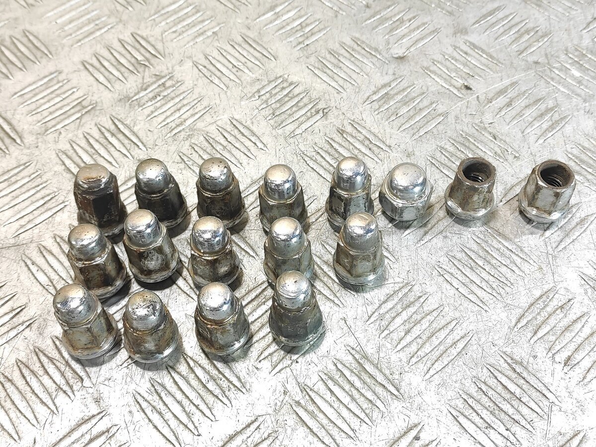 Болт Гайка колесные KIA Ceed 2007-2012