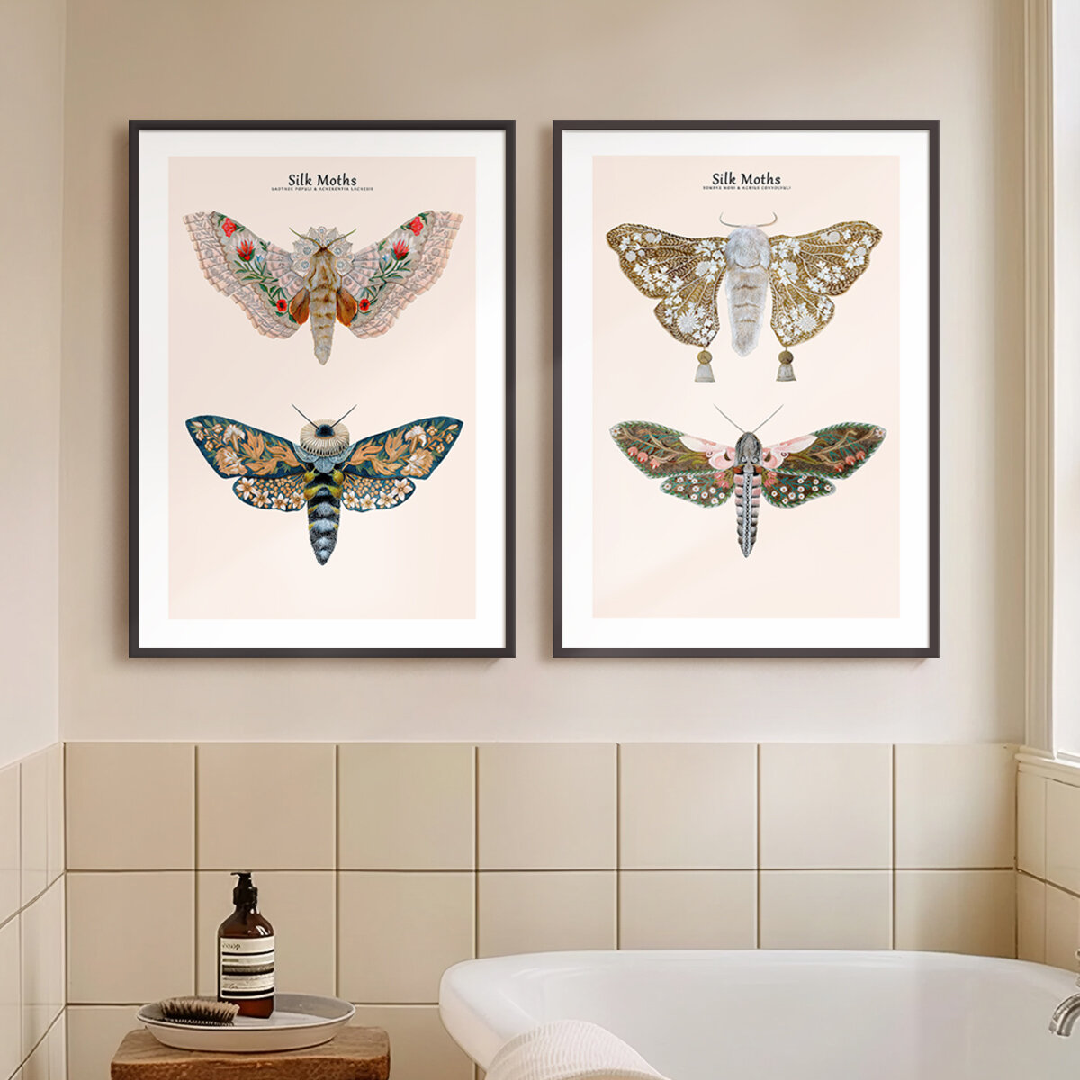 Постеры 2 шт 30х40 на стену "Бабочки и мотыльки" набор картин для интерьера