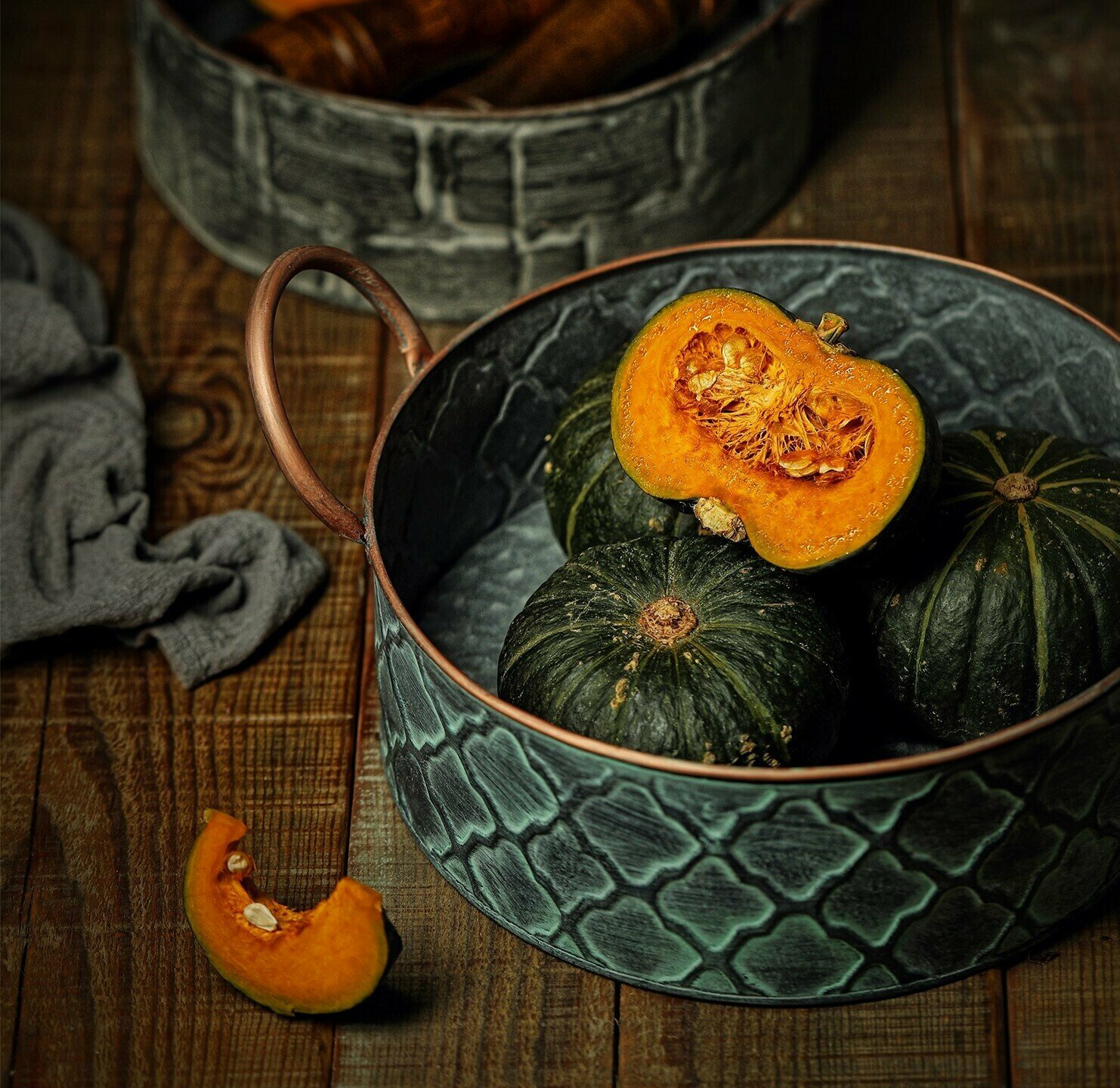 Корзина - поднос (25см) круглая с ручками для завтраков, фруктовница, блюдо под шашлык, металл (железо)