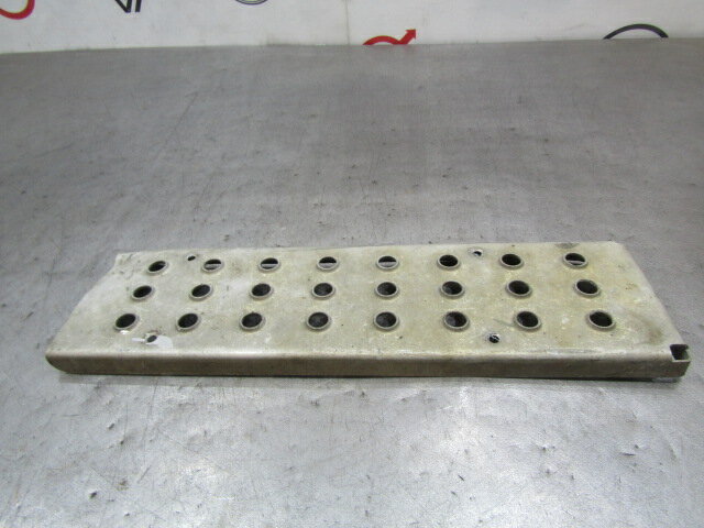 Ступенька рабочая за кабиной Renault Premium, погнута