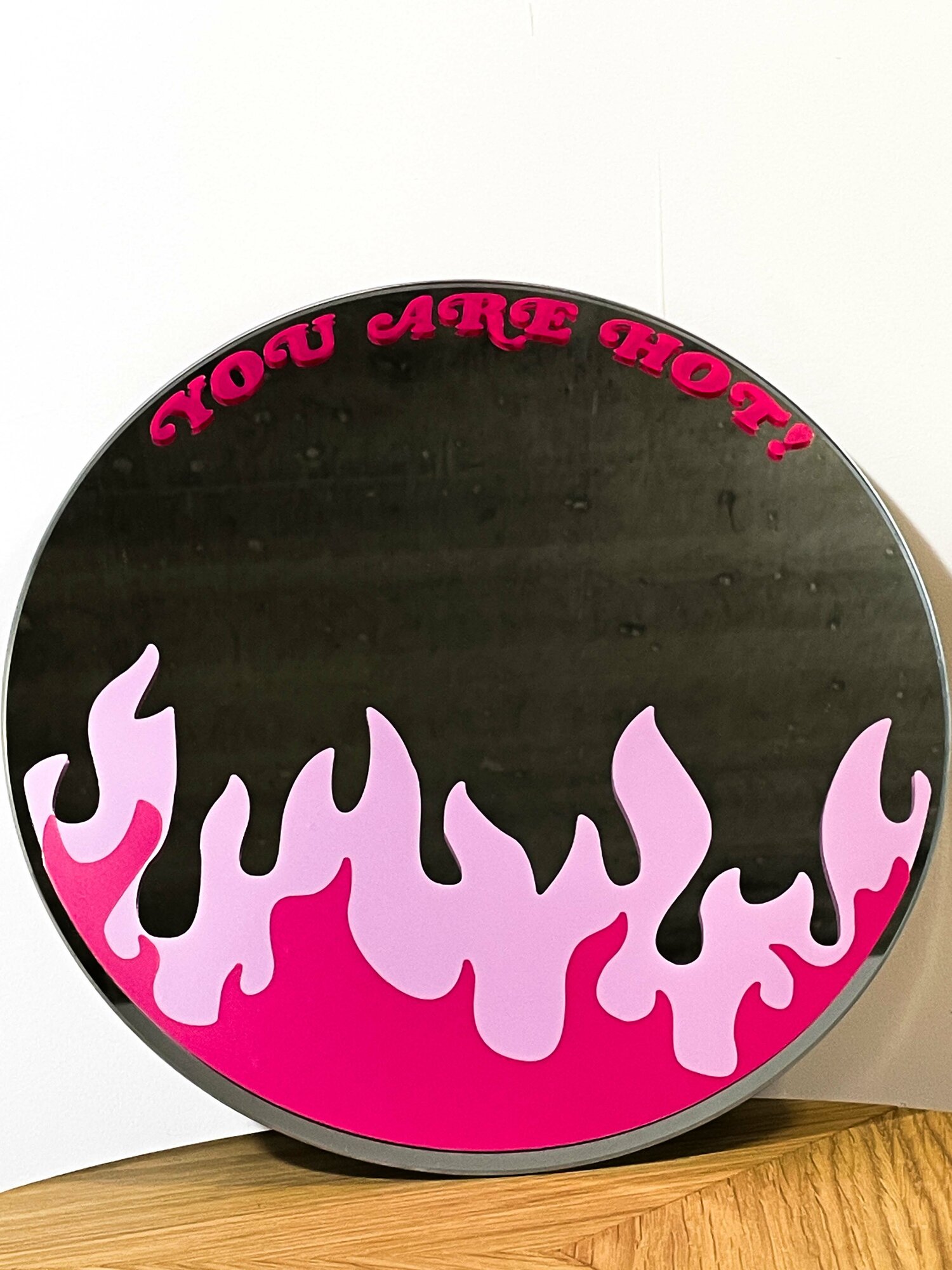 Зеркало интерьерное с графикой You are Hot, круг 30см, цвет лилово-розовый, бренд Zrcatko