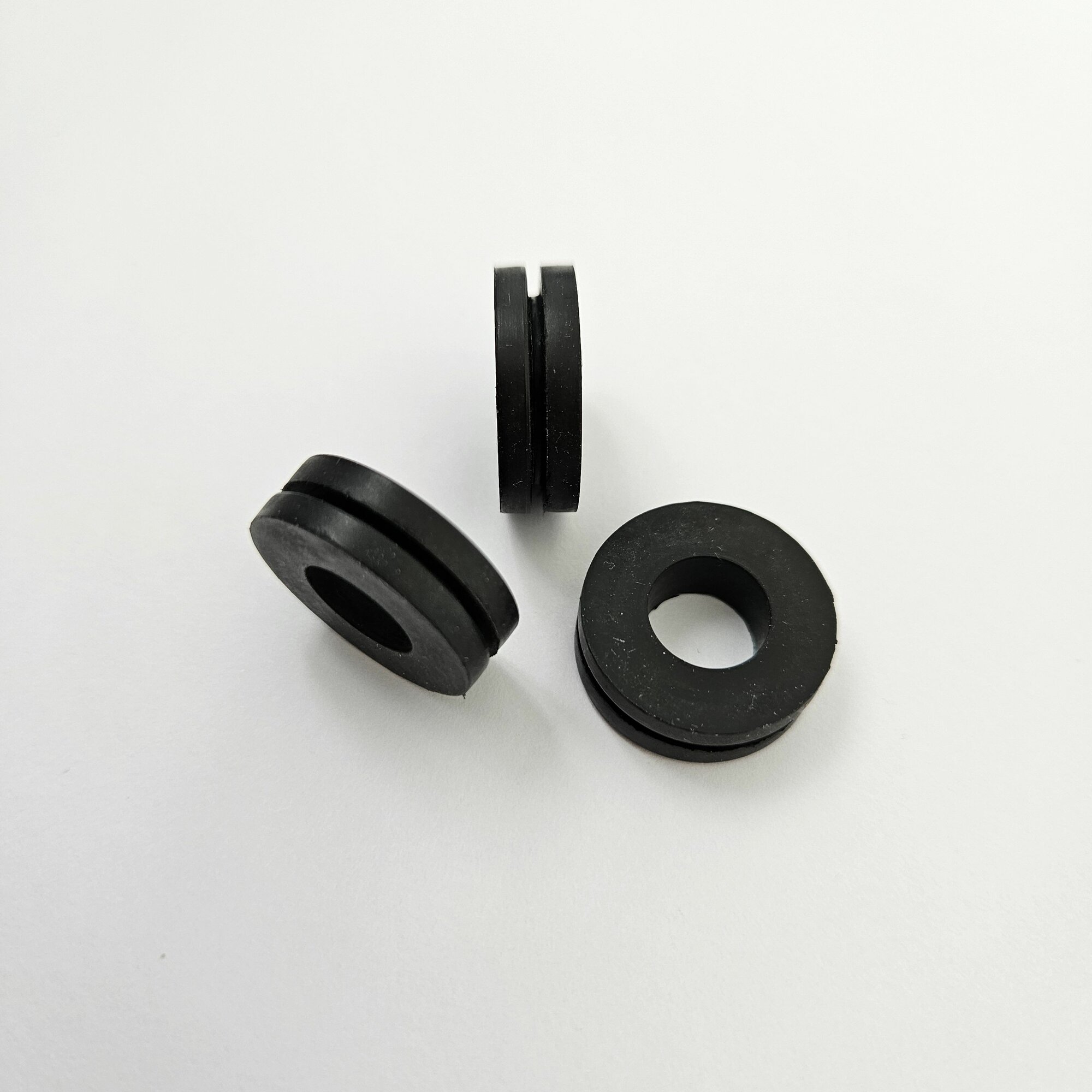 Резинки крепления заднего фонаря Ява 638