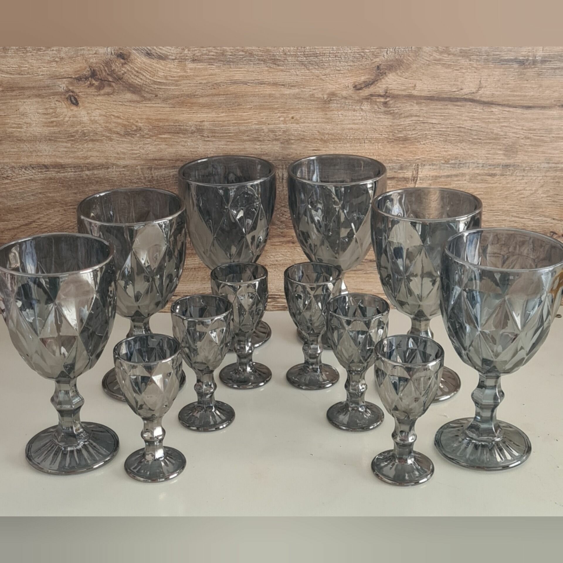 Набор 12 предметов: 6 бокалов и 6 рюмок из цветного стекла