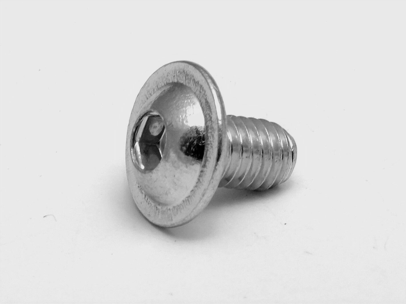 Винт с полукругл. гол, с буртом и вн. шестигр, А2, М6х10 ISO 7380-2, L49 / 20 шт / соберизавод