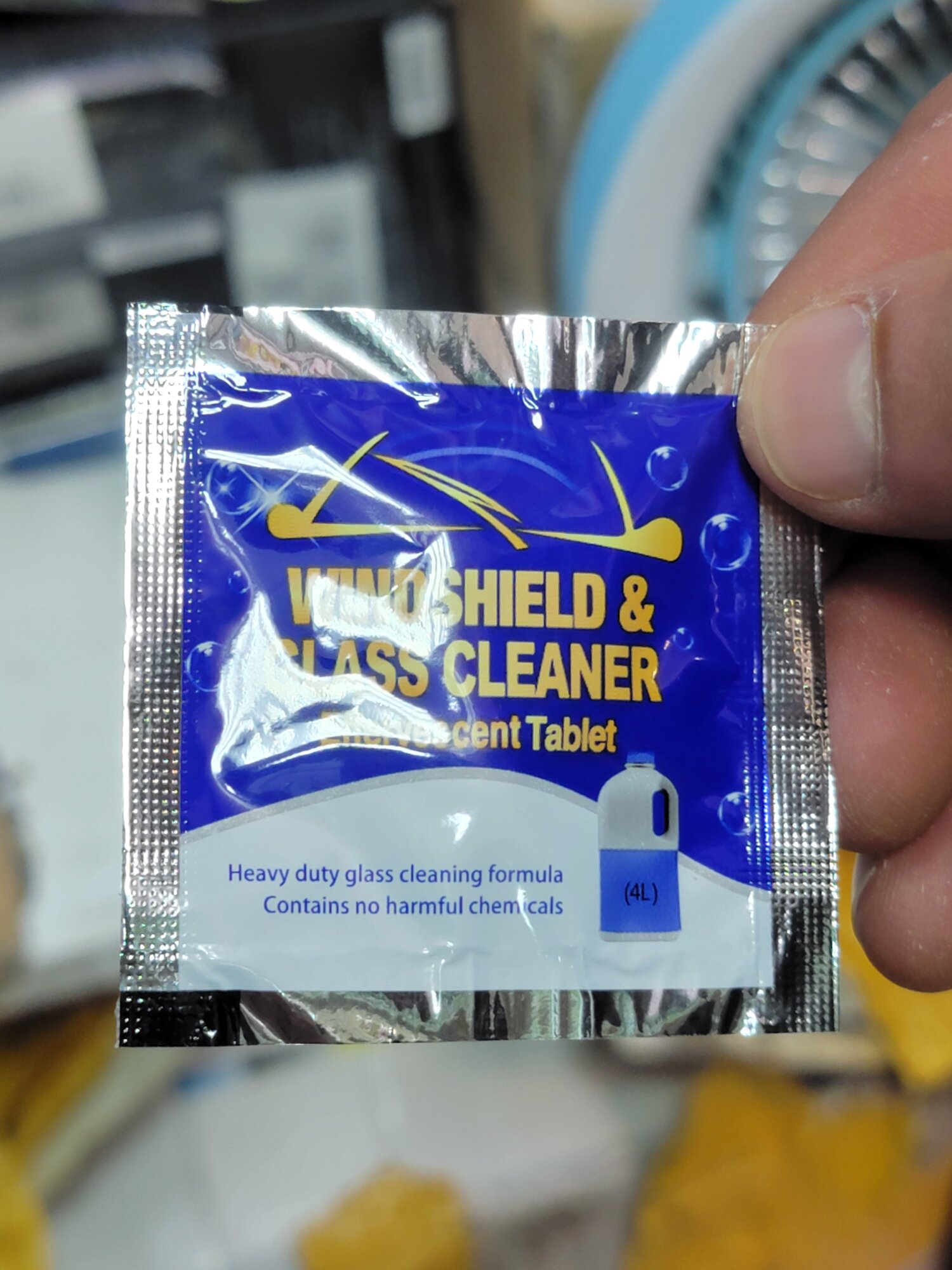 Стеклоочиститель для авто и мойки окон и зеркал , концентрат, универсальный 1 таблетка