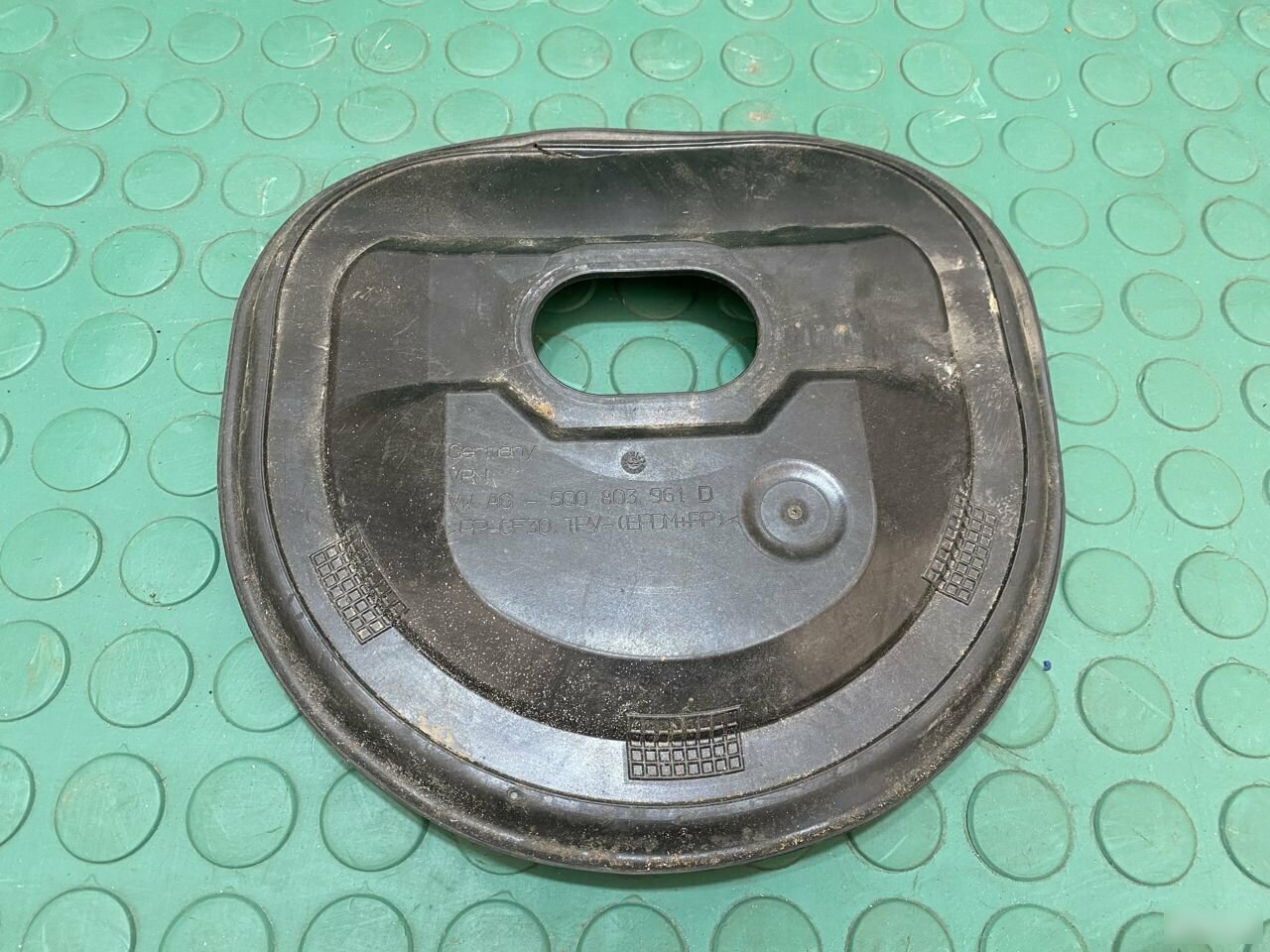Крышка топливного насоса Skoda Octavia A7 5Е 2017+ 5Q0803961D