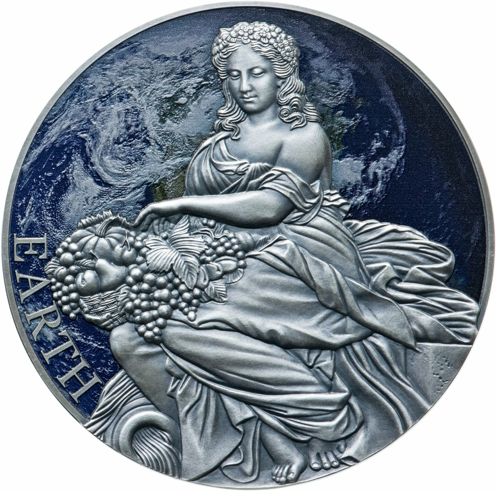 Камерун 2000 франков 2022 "Богиня Земля" в футляре с сертификатом, Серебро 999, в сохранности UNC