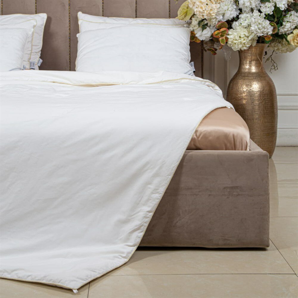 PREMIUM SILK 150х210 1000 г Одеяло шелковое всесезонное