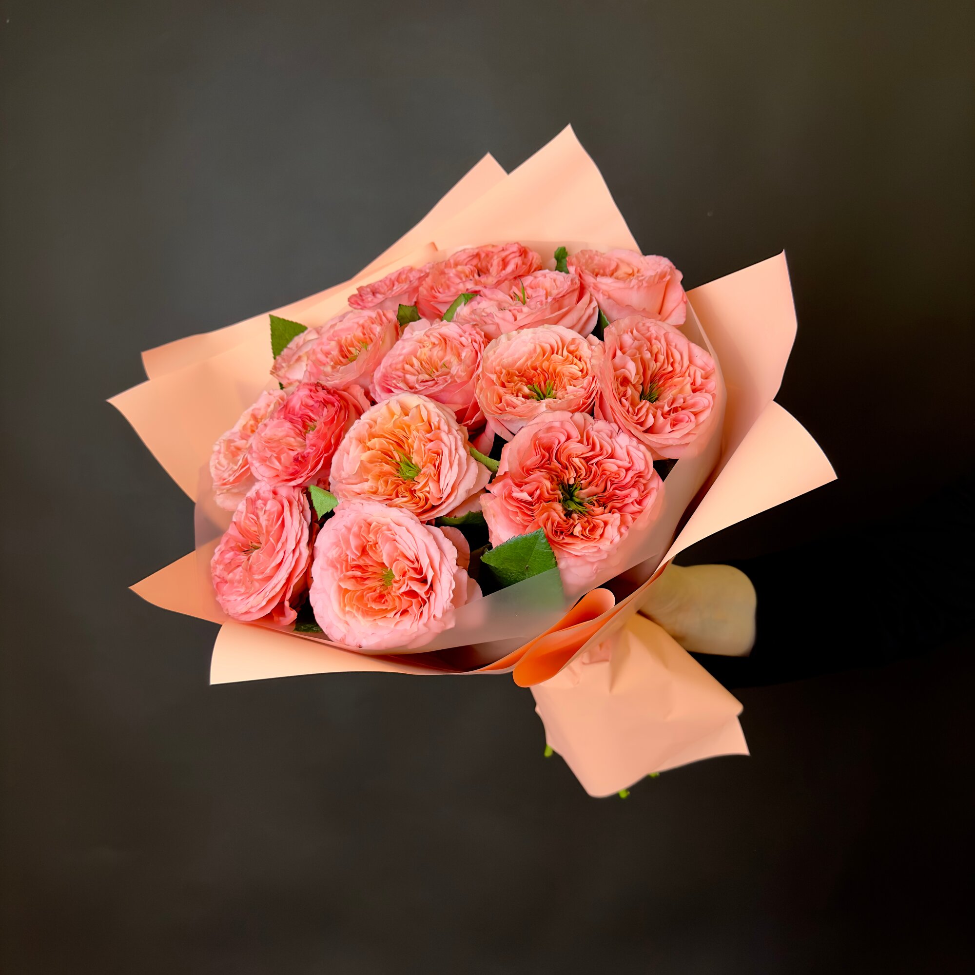 Букет цветов из 15 пионовидных эквадорских роз Мандарин Экспрешн