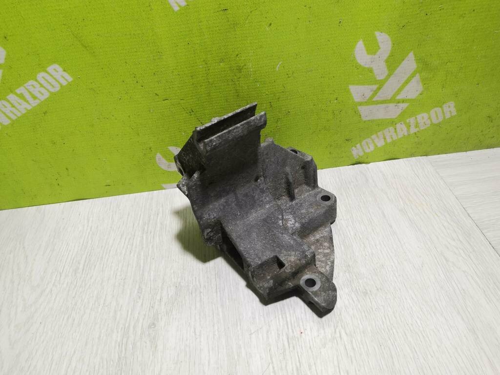 Кронштейн генератора Ford Focus 1 1998-2004