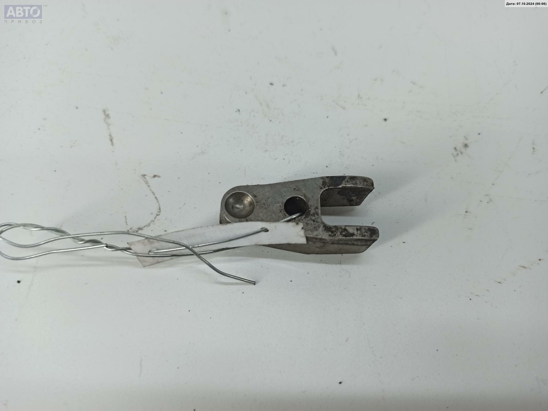 Скоба (кронштейн) крепления форсунки Mercedes E-Class W210 (1995-2002)