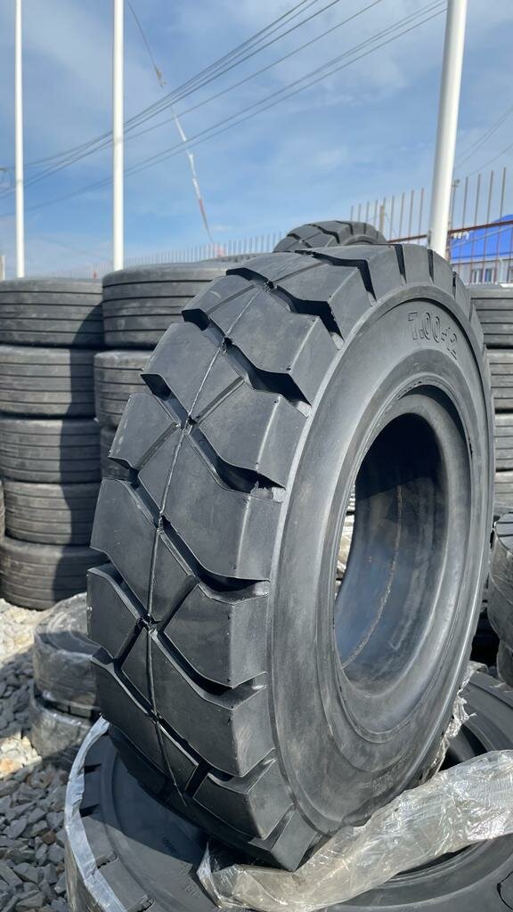 70012TH200 Шина цельнолитая 7,00-12 SUNSTYER TH200