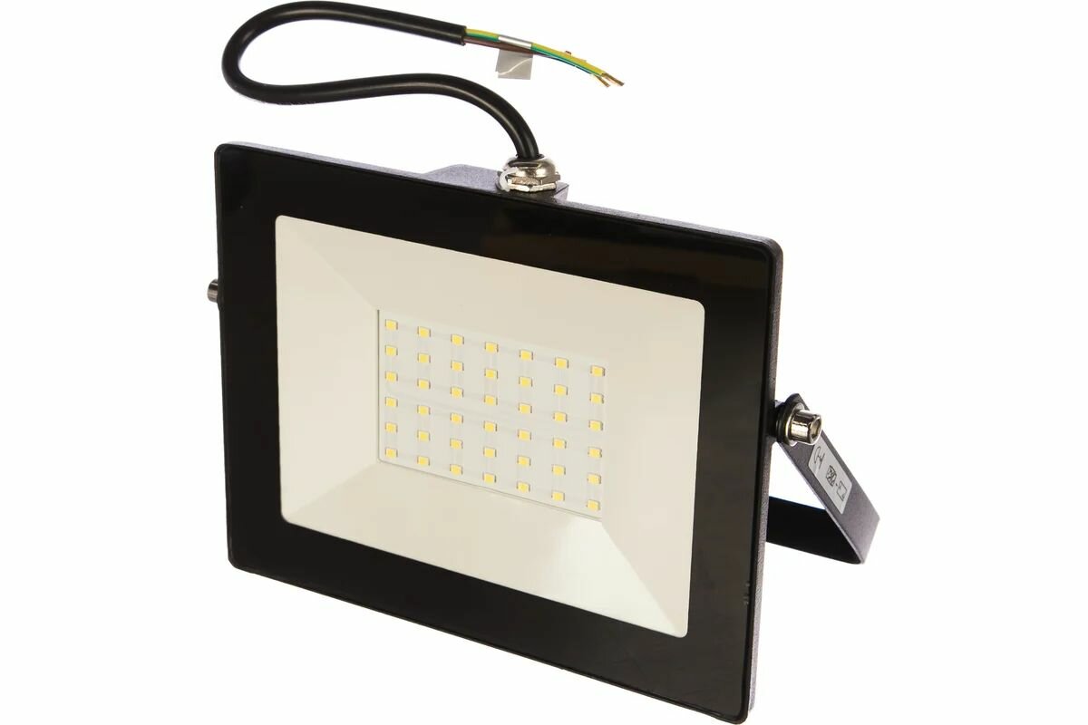 Прожектор свд 50Вт 220В 4500Lm 6500К IP65 (IEK) /черный арт. LPDO601-50-65-K02/