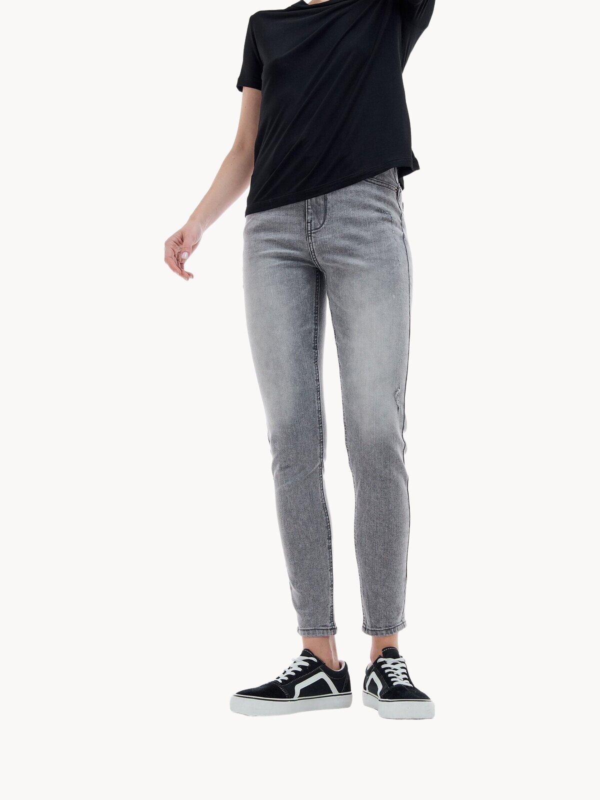 Джинсы скинни 