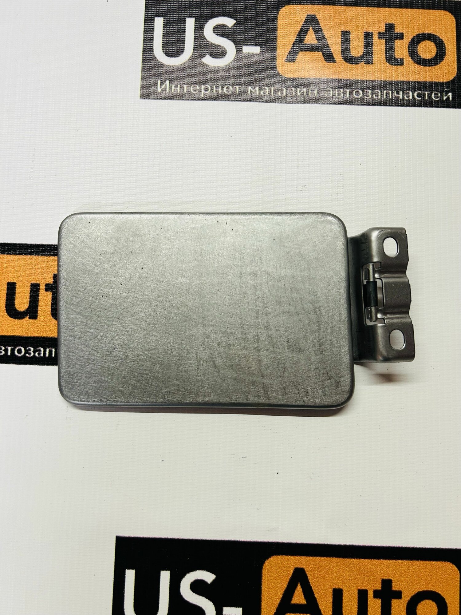 Лючок бензобака ВАЗ 2121-21214, Лада Нива (неокрашенный) арт. 21210541301000