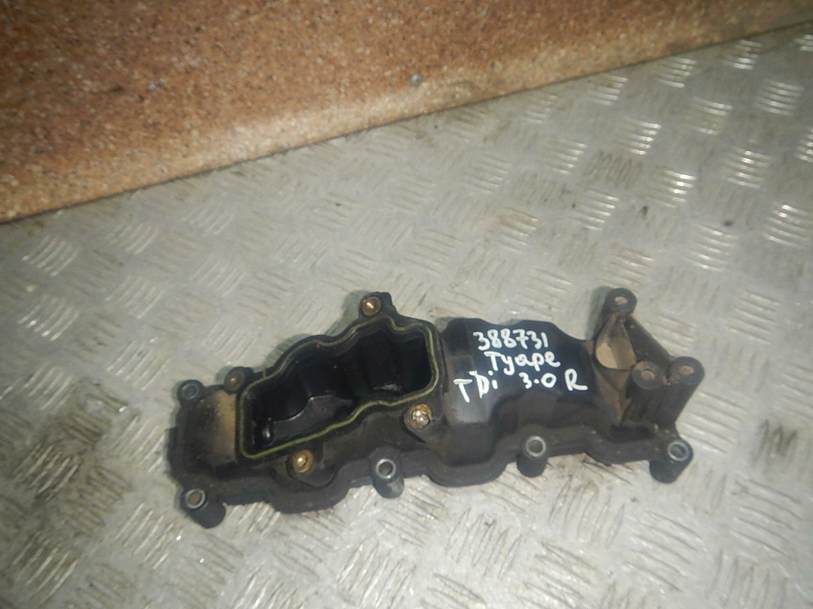 Б/У Коллектор впускной, Volkswagen (Фольксваген)-TOUAREG (02-10) VOLKSWAGEN TOUAREG (02-10) 3,0 TDI правый Без повреждени...