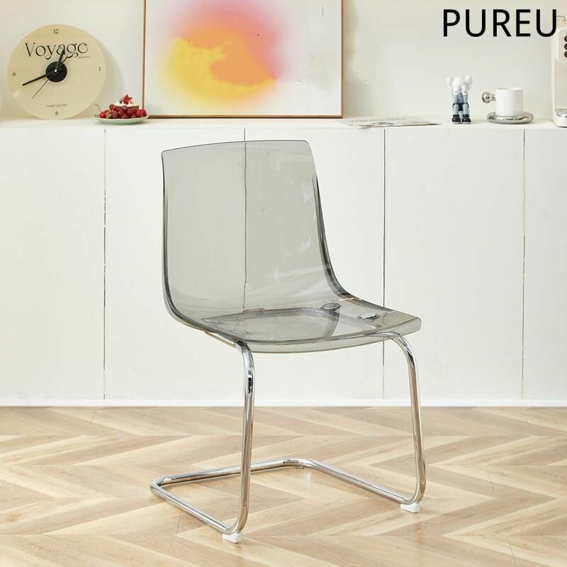 Акриловый прозрачный стул