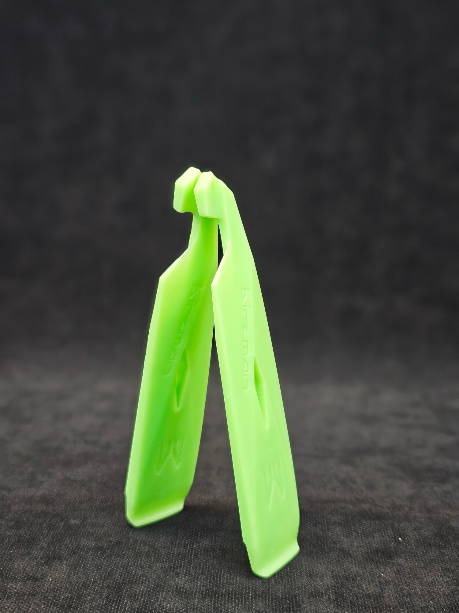 Монтажки Birzman Wedge Tire Lever, комплект из 2-х штук, особопрочный пластик, зацеп за спицы, зеленые