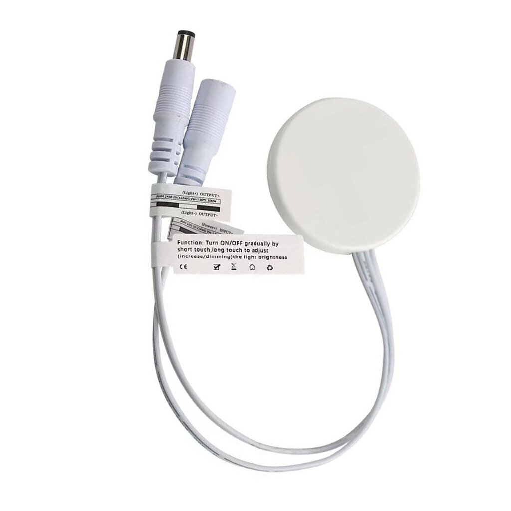 Кабель постоянного тока для сенсорного переключателя на деревянной доске-белый