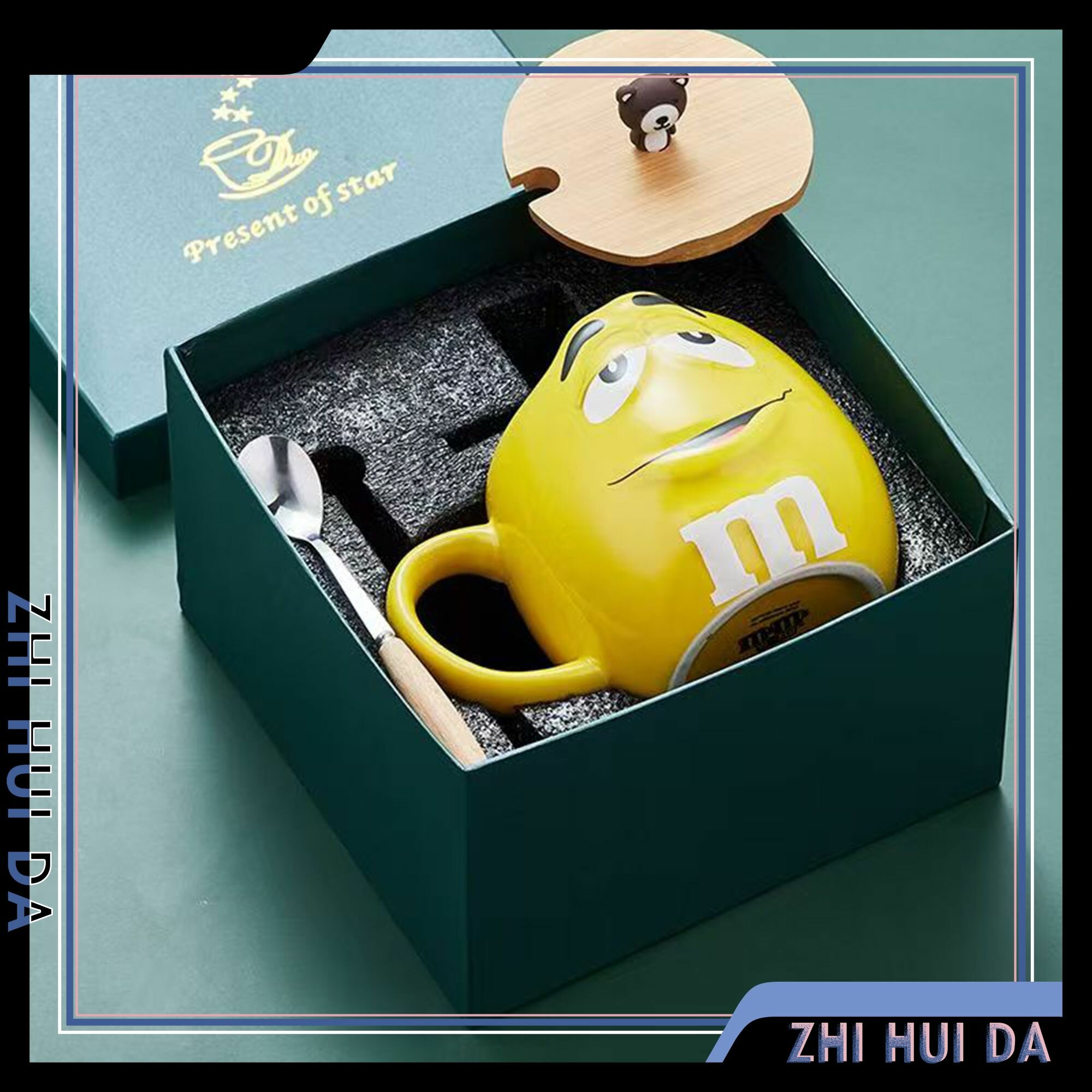 Кружка M&M с ложкой и крышкой 600 мл в подарочной коробке яркий подарок для сладкоежек и фанатов шоколада