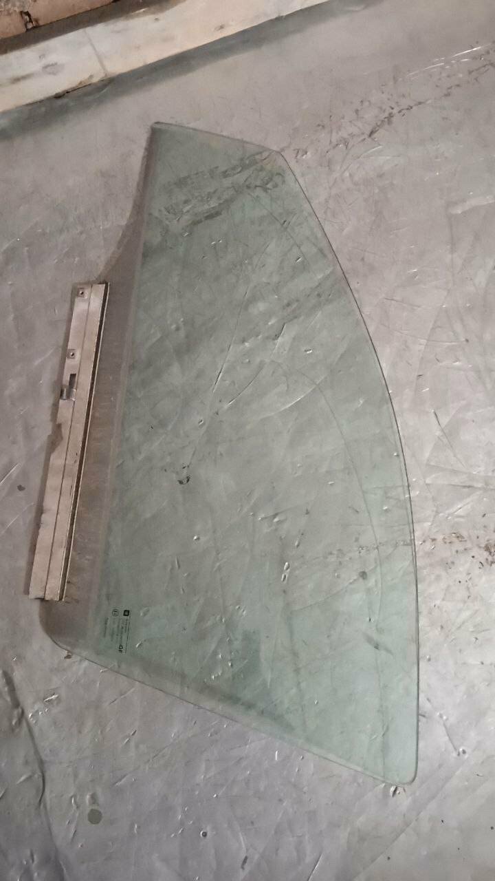 Стекло двери передней левой Opel Astra G 2003