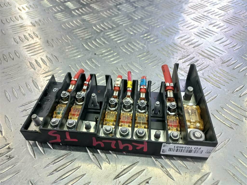 Блок предохранителей Б/У для Volkswagen Transporter T5 (2003—2009) 7H6970187FD