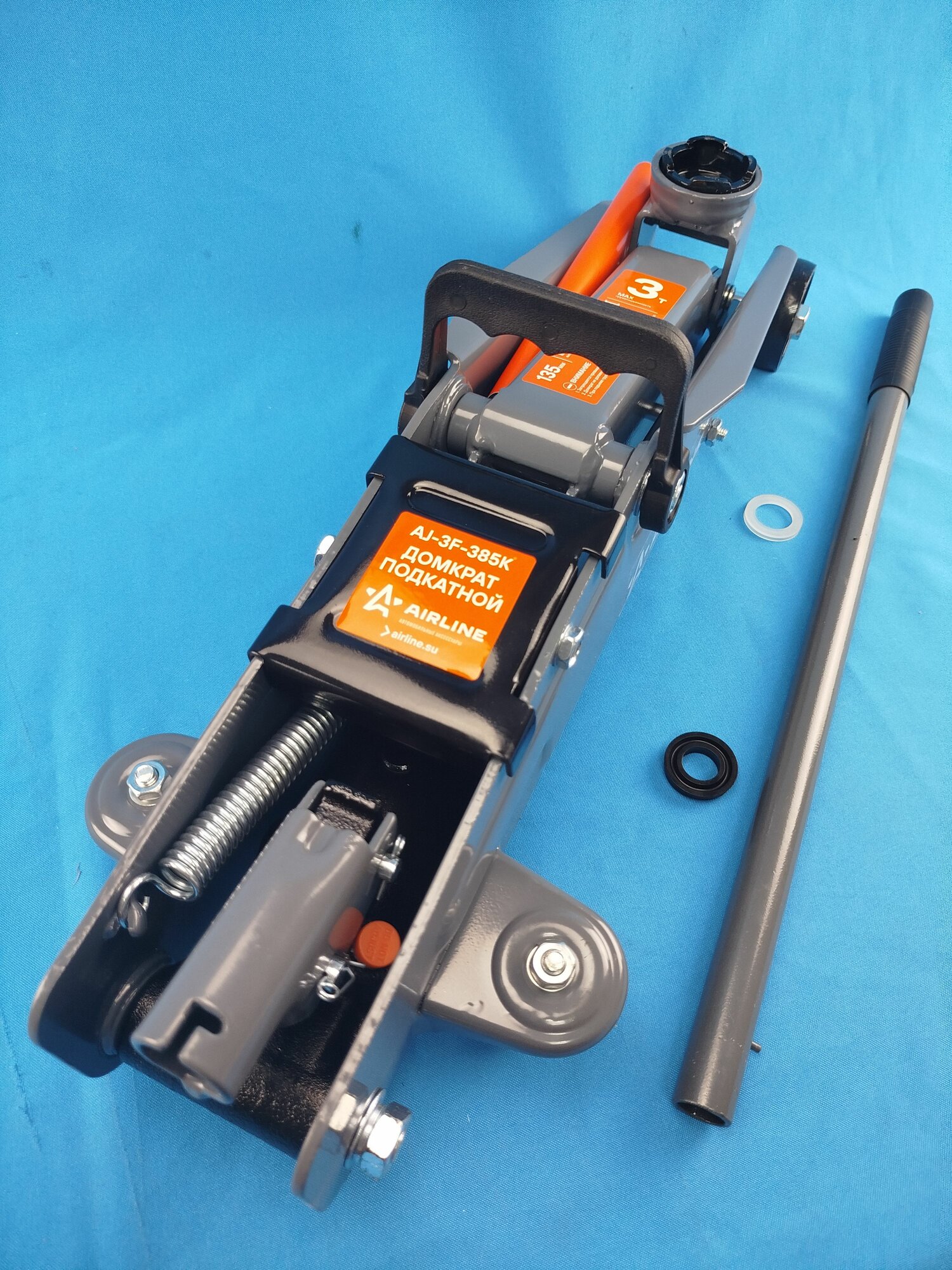 Домкрат подкатной "AIRLINE" 3т в кейсе, 135-380мм