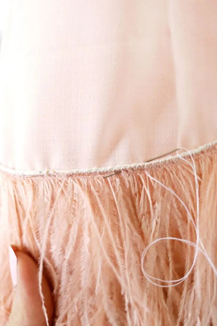 Декоративная лента из страусиных перьев Wisethers 1 метр 10-15 CM, champagne