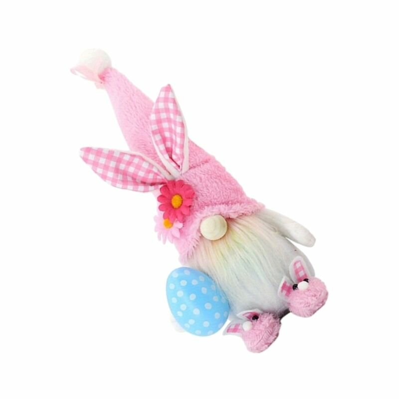 Плюшевая кукла с пасхальным розовым яйцом в руках-egg-holding