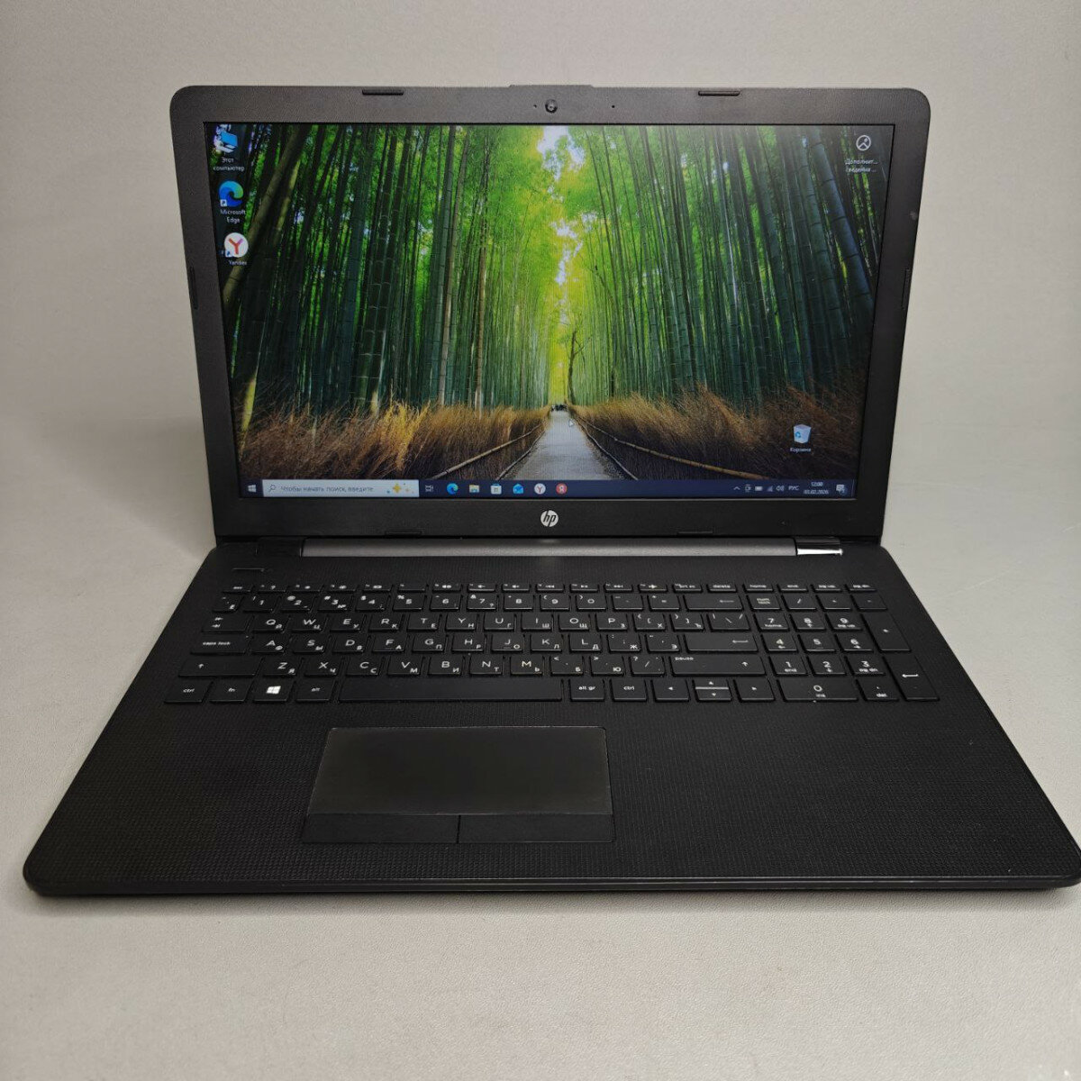 15.6" Ноутбук HP 15-bw654ur черный