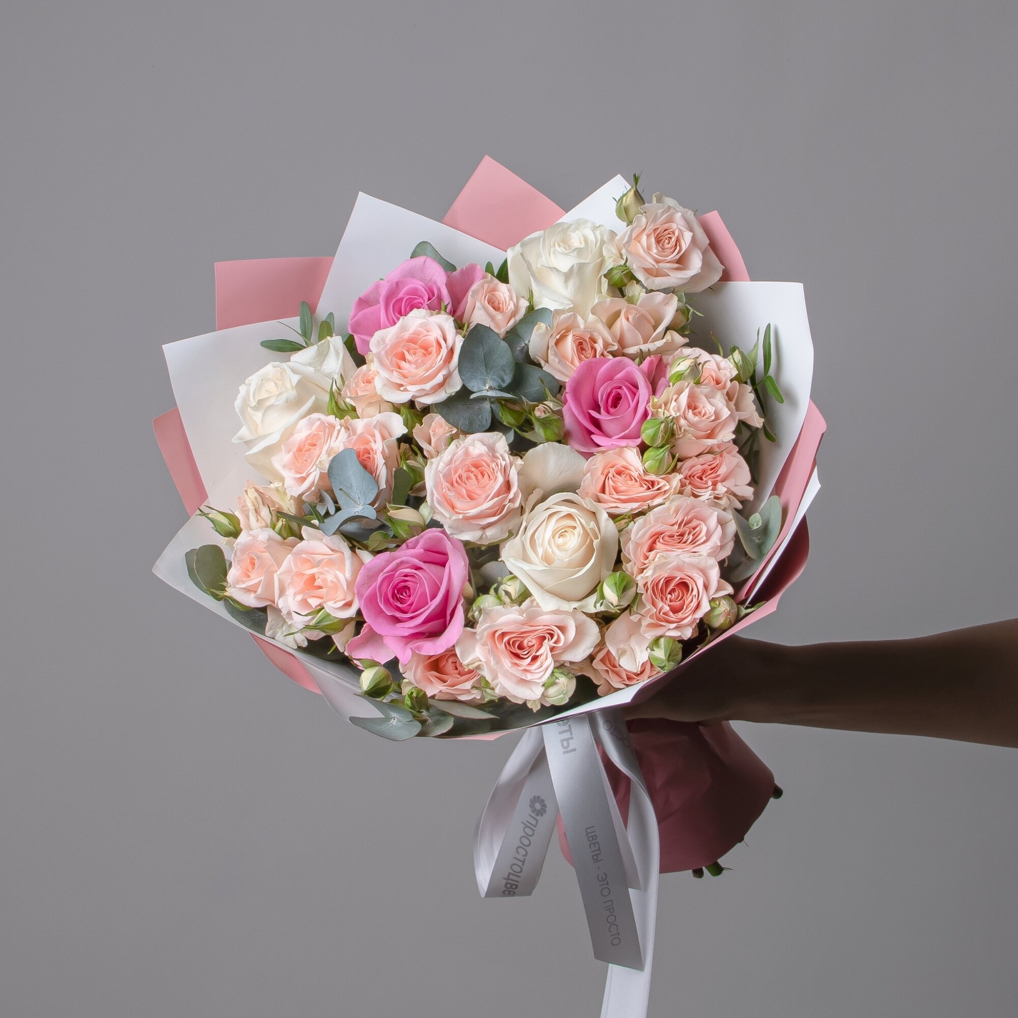 Букет цветов Пудра S в коробке и аквабоксе от "Простоцветы"