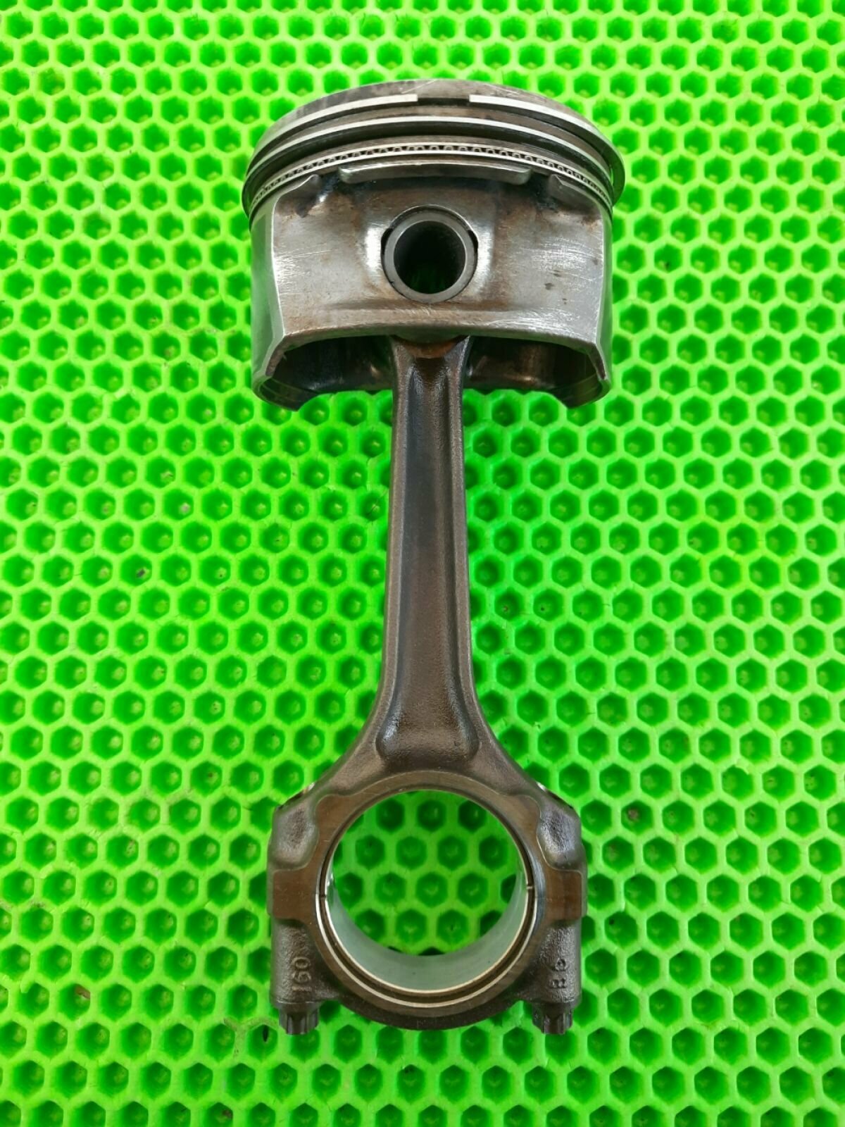 Поршень в сборе с шатуном Opel Astra H Z16XEP 5623242