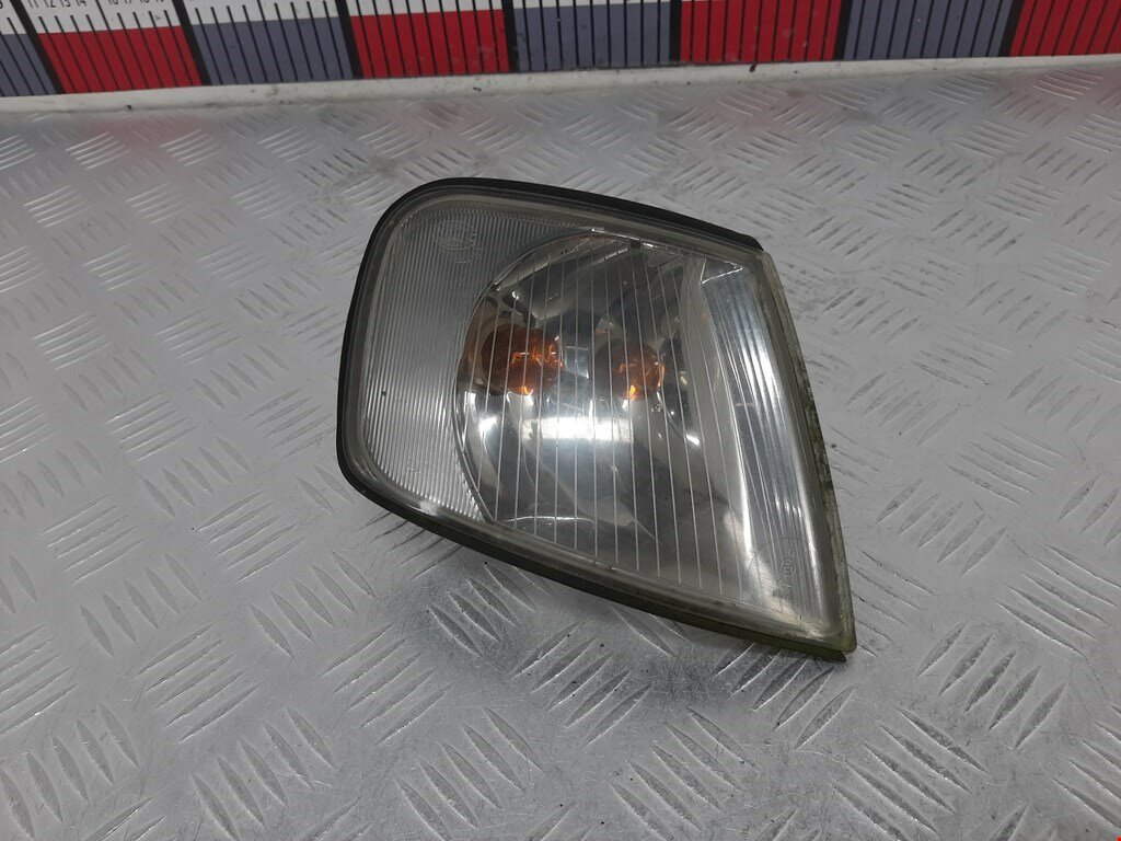 Указатель поворота (поворотник) правый Audi A3 8L 8L0953050 арт. 1718174