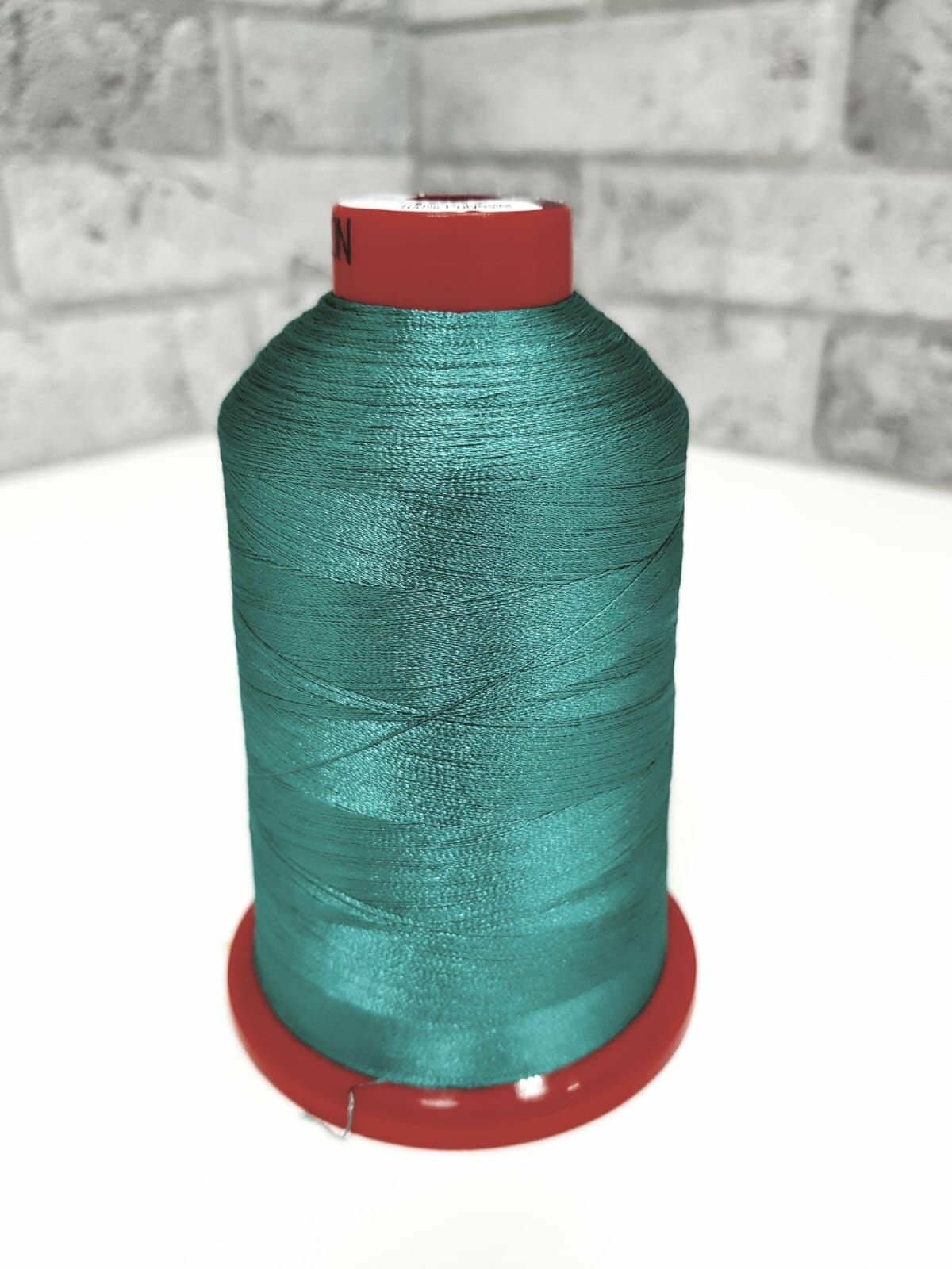 Нитки вышивальные Euron Р-130 №130 5000м, полиэстер, Цвет-1557 зеленый