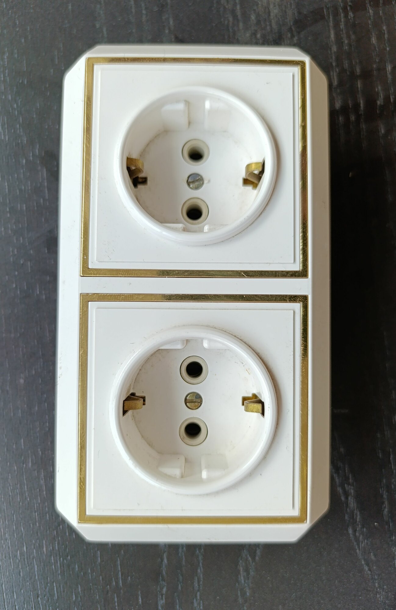 Блок две розетки с заземлением