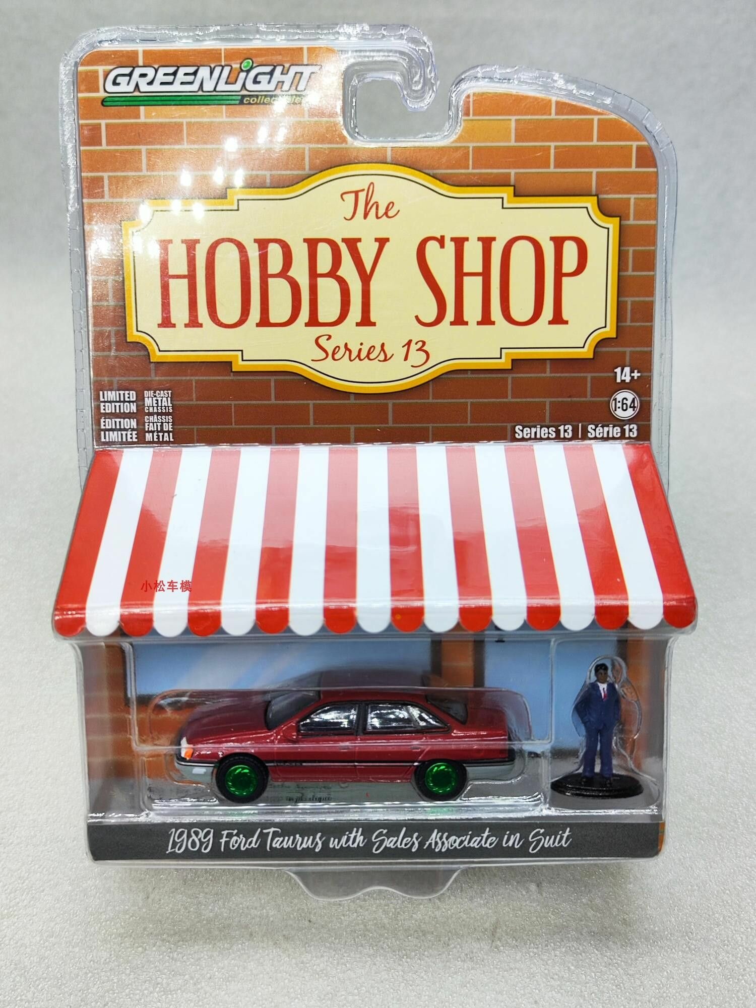 Машинка GreenLight 1/64 1989 Ford Taurus and Doll model Green machine Special Die-cast Alloy Car Model Collection Toy Gift