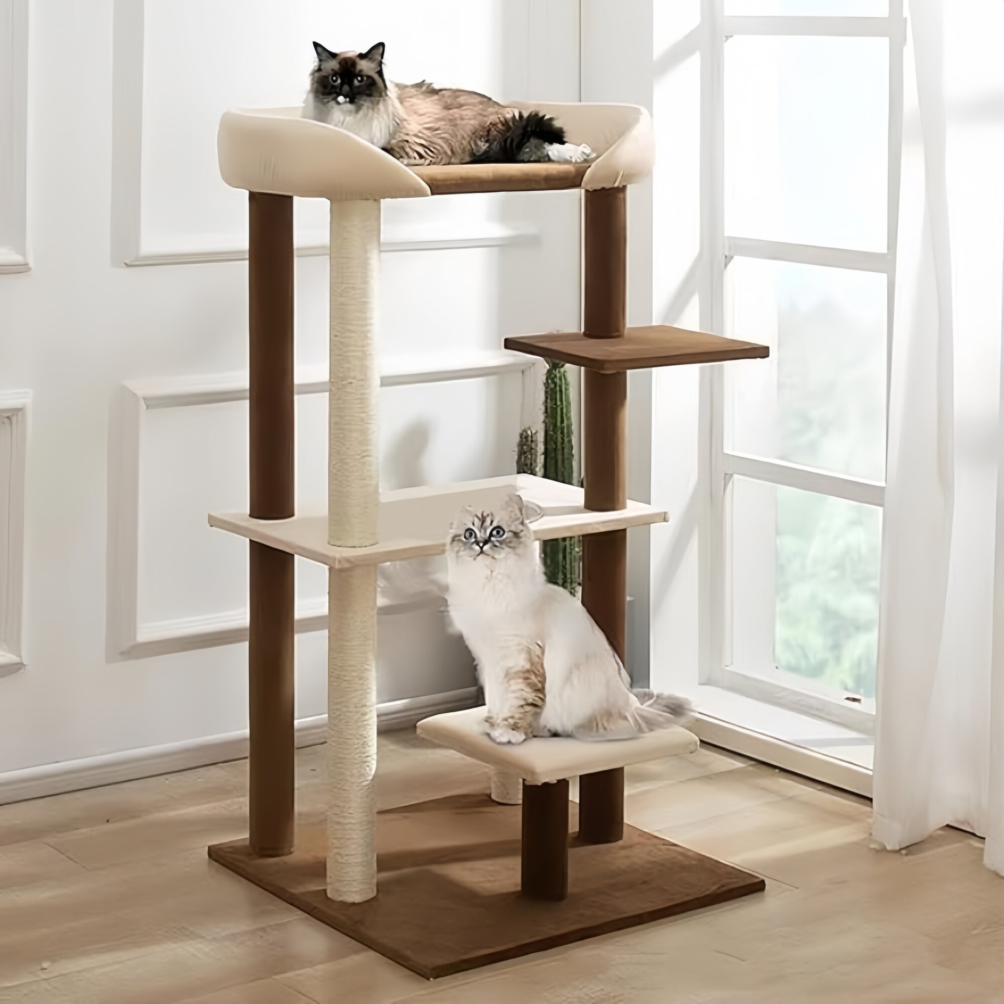 Современная башня из кошачьего дерева с негабаритной платформой коричневого цвета