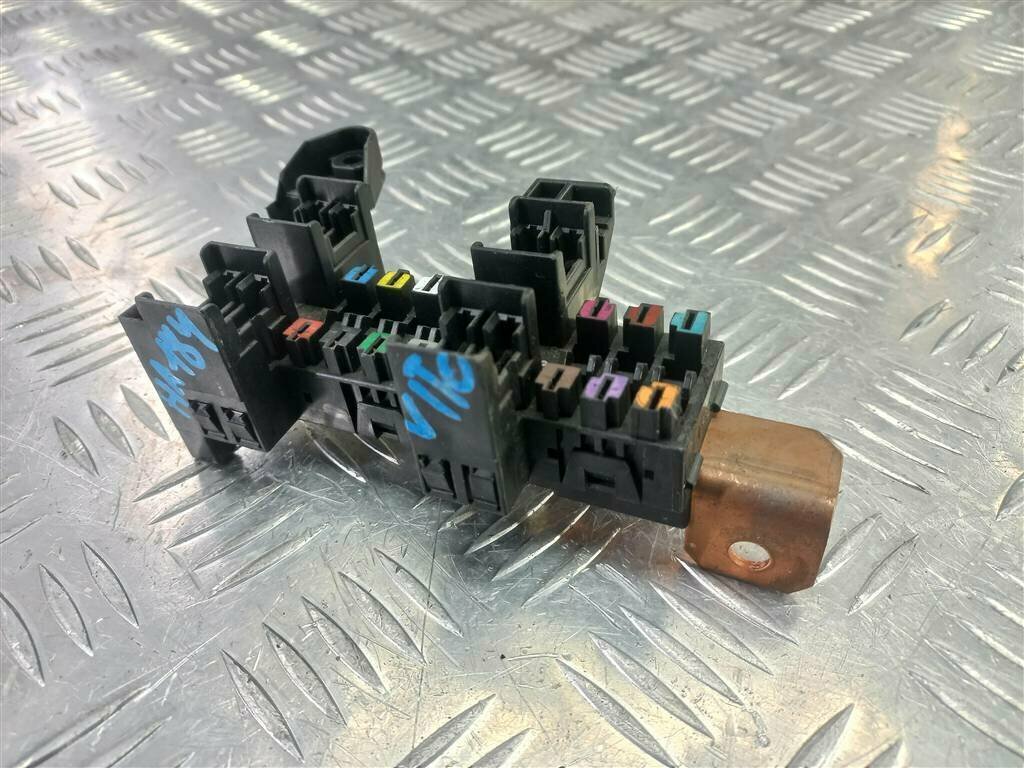 Блок предохранителей Б/У для MERCEDES-BENZ Vito W639 (2003—2010) A6395400150