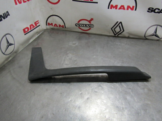 Накладка на обшивку двери слева Volvo FH, FM, дефект