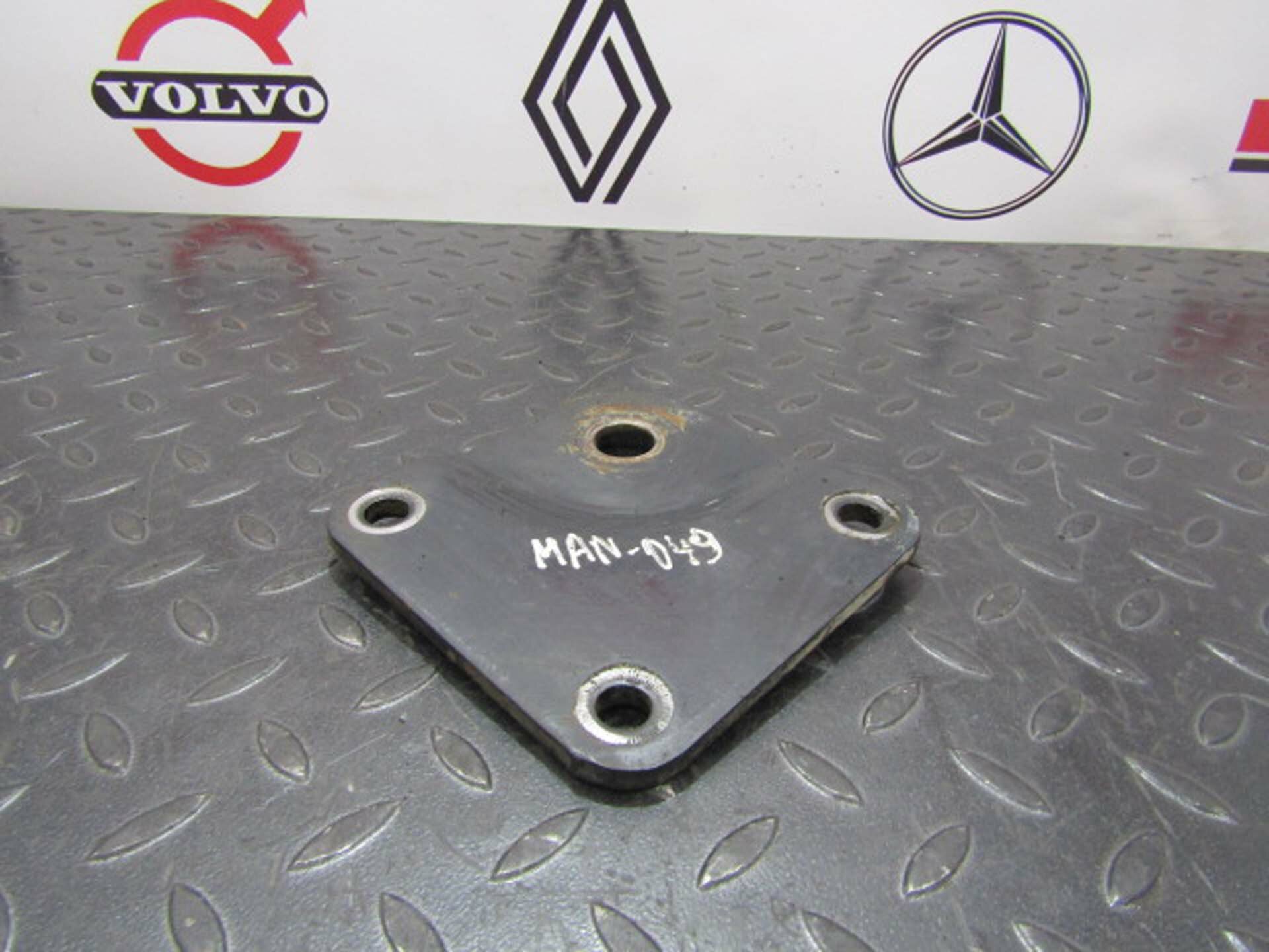 Кронштейн рессоры передний левый MAN TGA, TGS, TGX