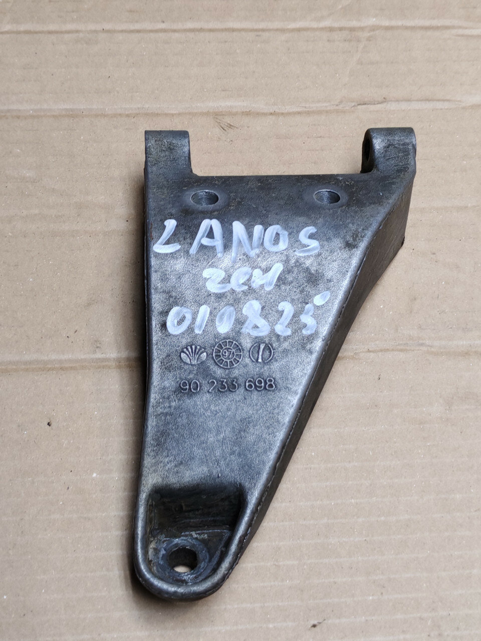 Кронштейн генератора Lanos