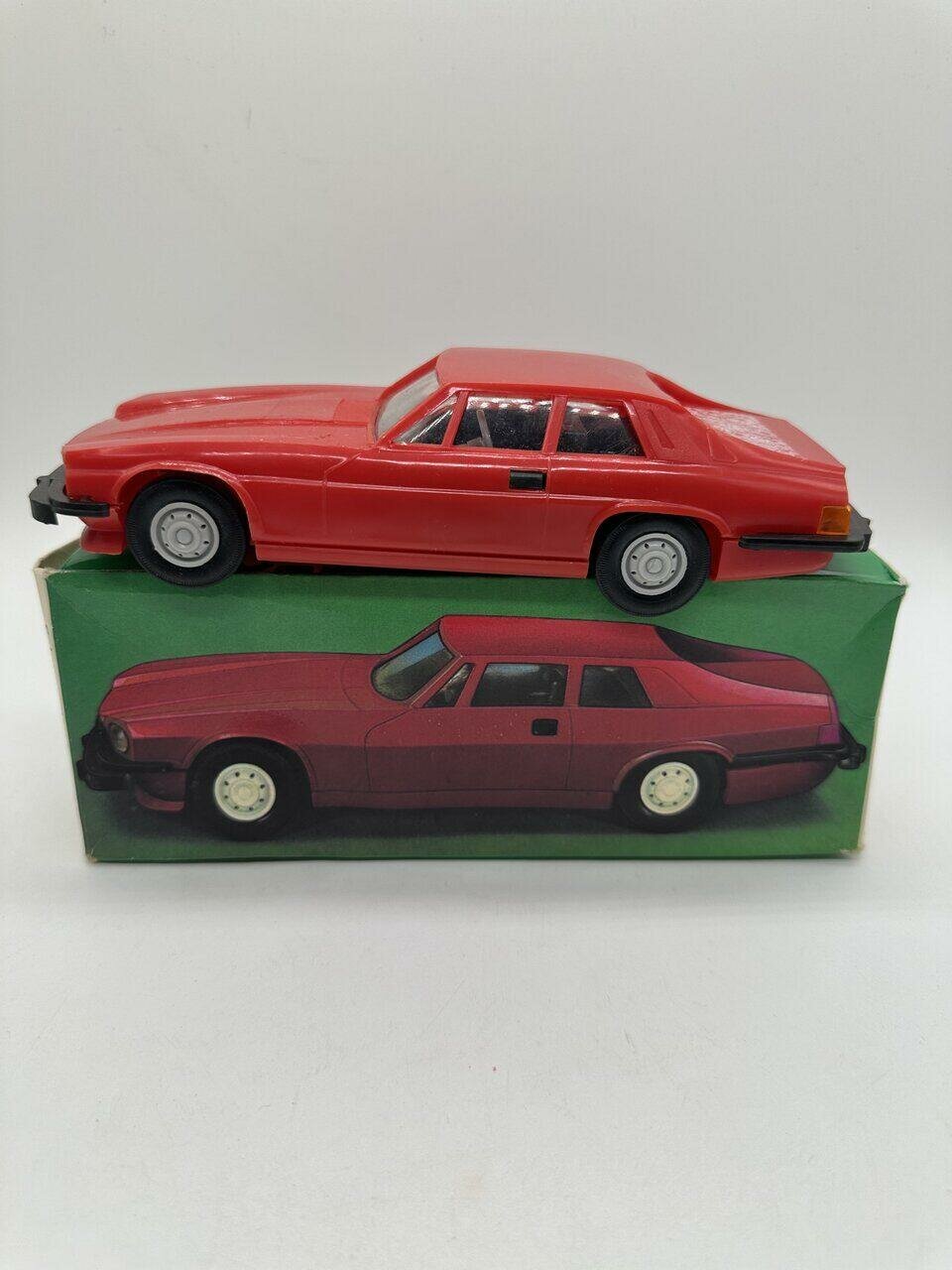 Модель Jaguar Xjs Фрг 80 год Коллекционный редкий Красный