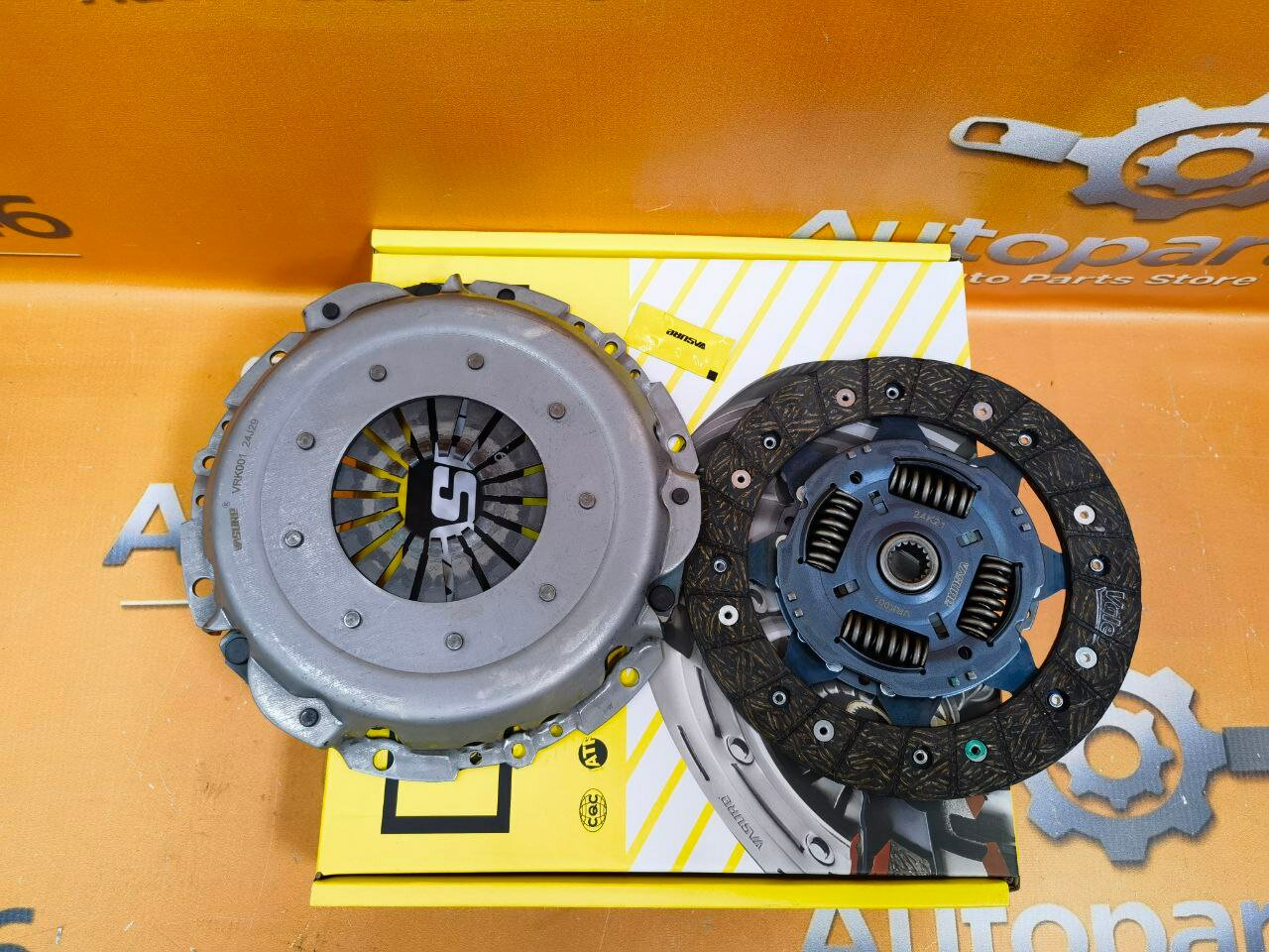 Сцепление форд фокус 1 Ford Focus 1.6i/1.8i 16V с 1998 по 2005 год диск корзина