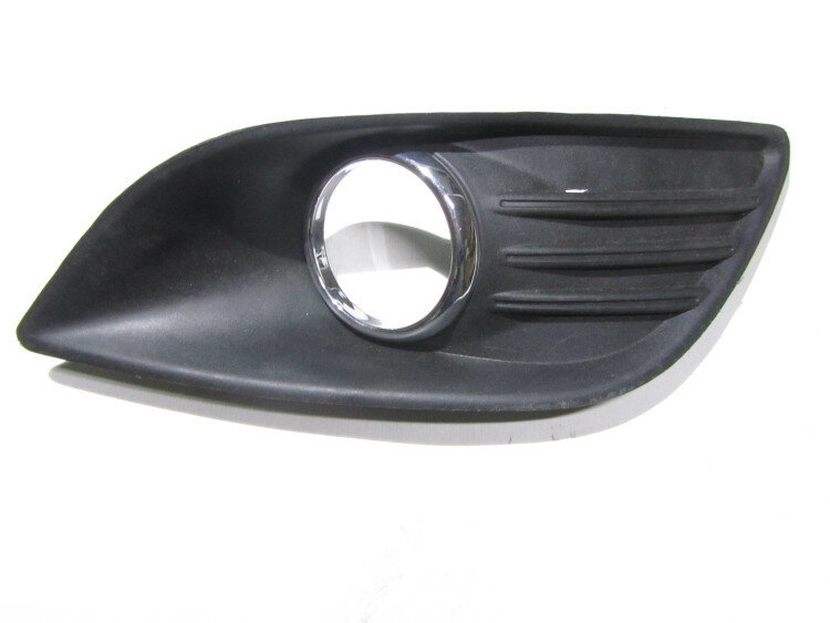 Накладка противотуманки Форд Фокус 3 правая 1528560 1496392 1497605 1508691 8M5119952AE - ARS