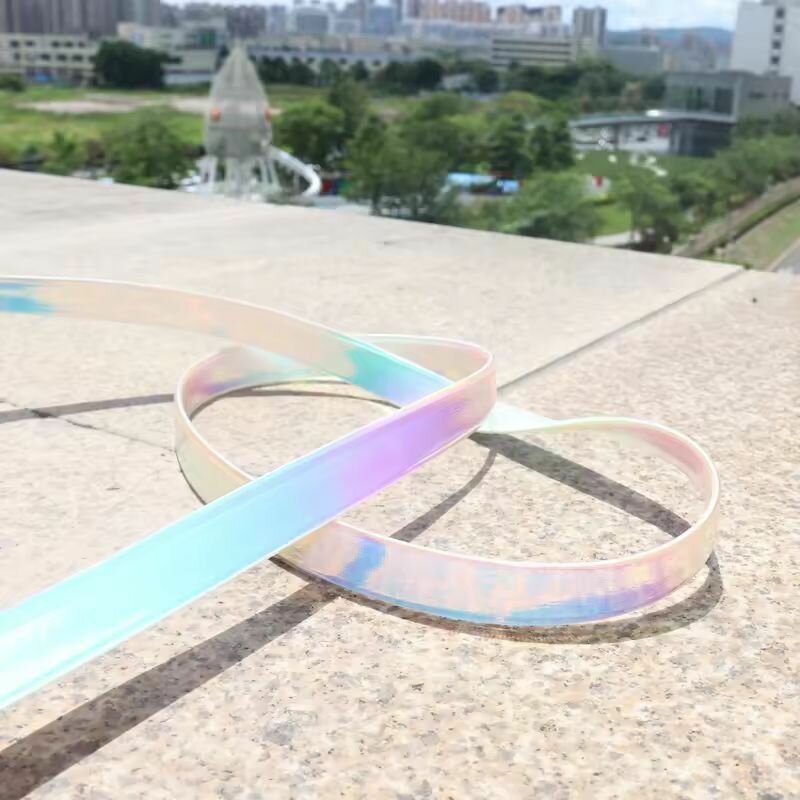 Стропа ПВХ (Биотан радужным эффектом). Ширина 20 мм. Длина 3 м.