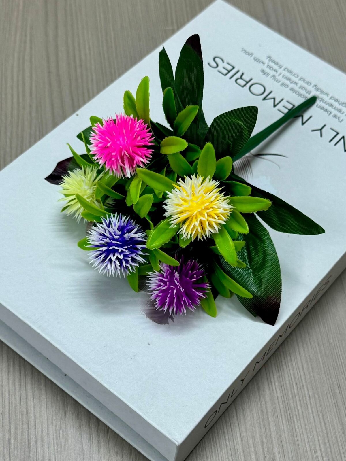 Искусственные веточки, кустик 3 букета цвета разные 35 сантиметров