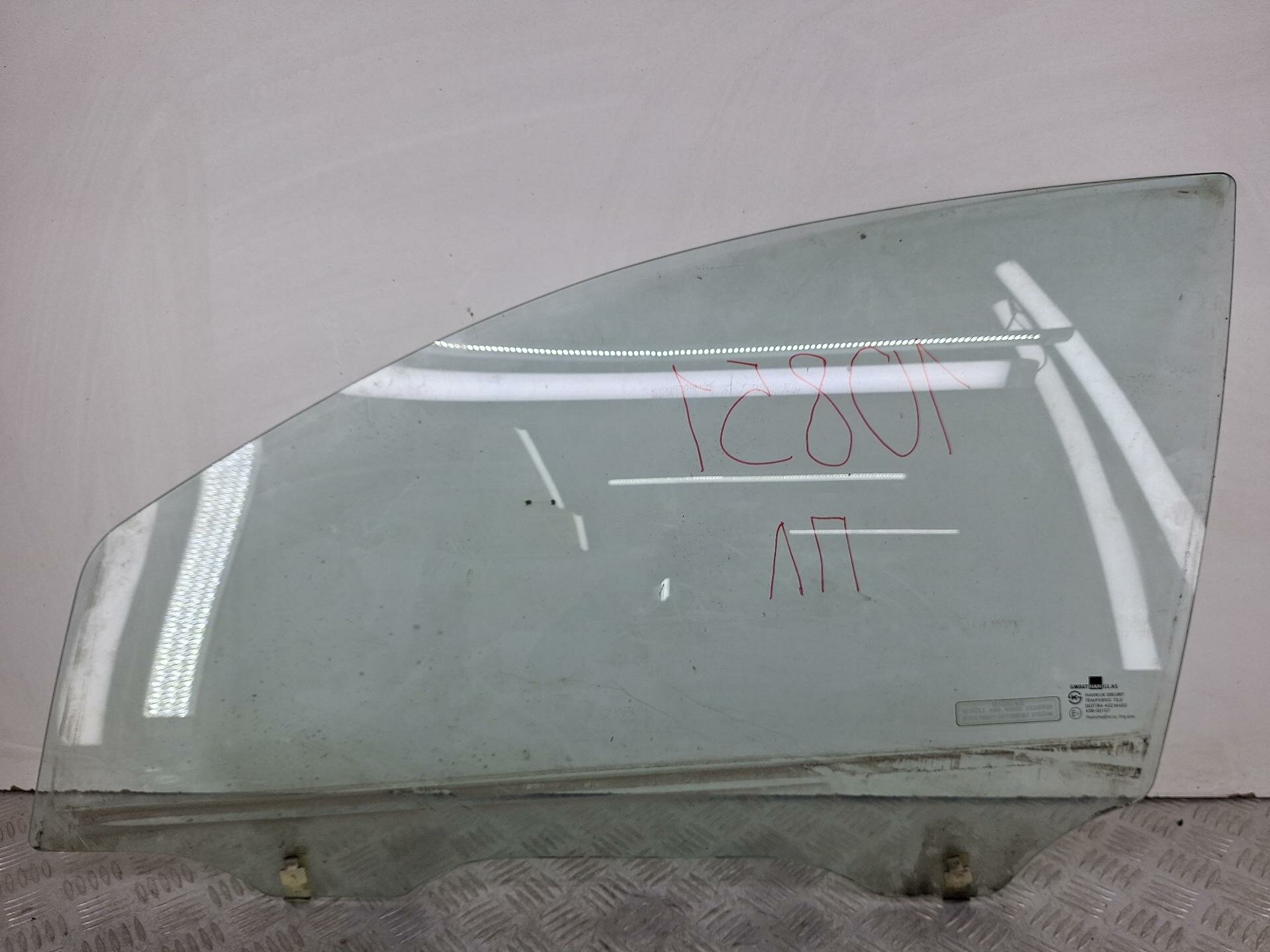 Стекло двери передней левой Chevrolet Aveo T200 2005