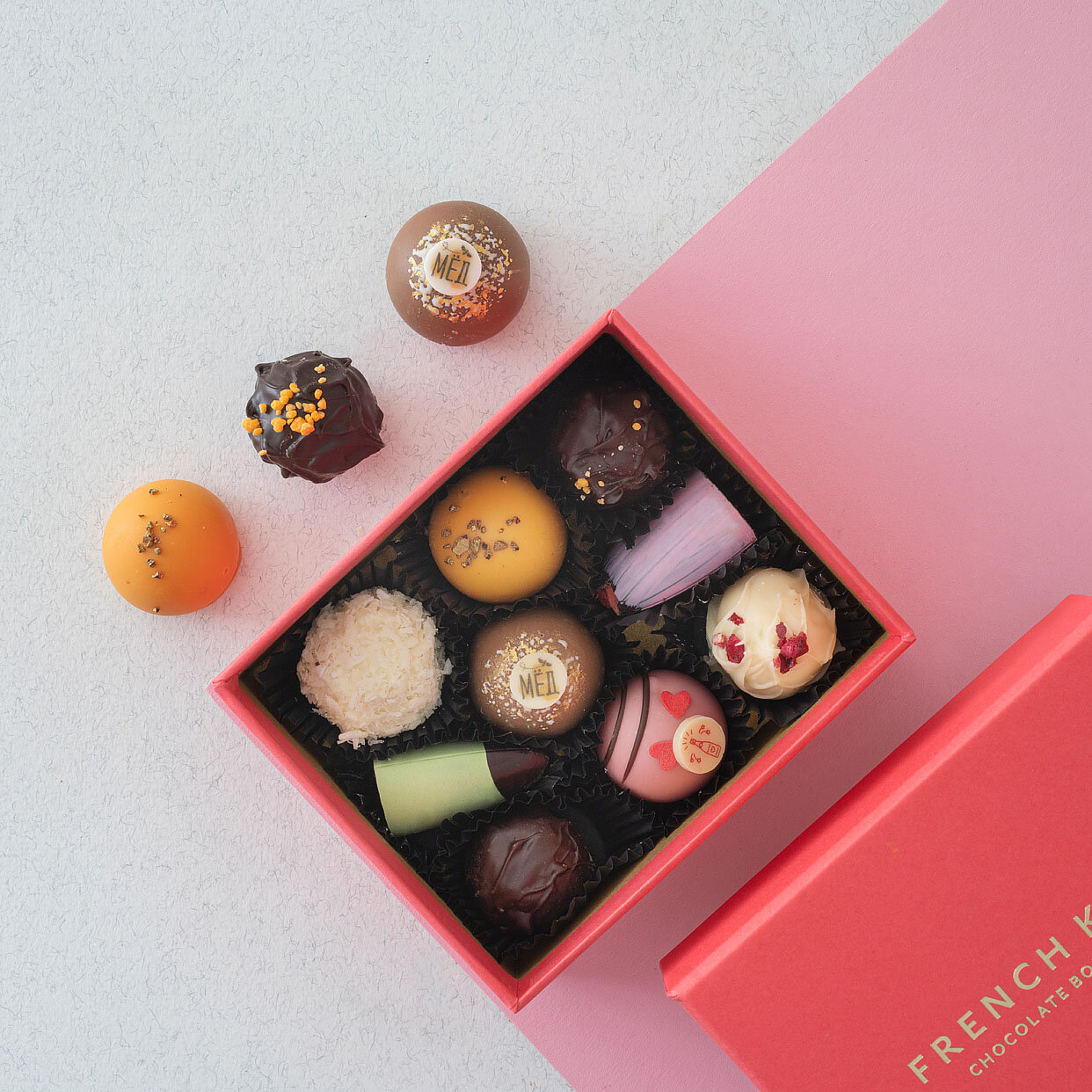 Презент подарочный набор шоколадных конфет, FRENCH KISS