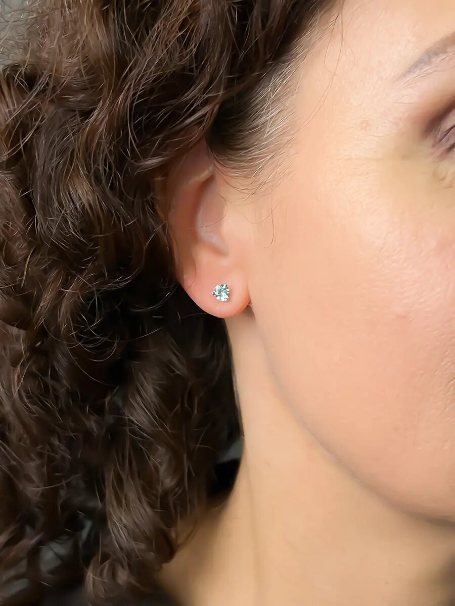 Серьги пусеты, белое золото, 375 проба, родирование, аквамарин